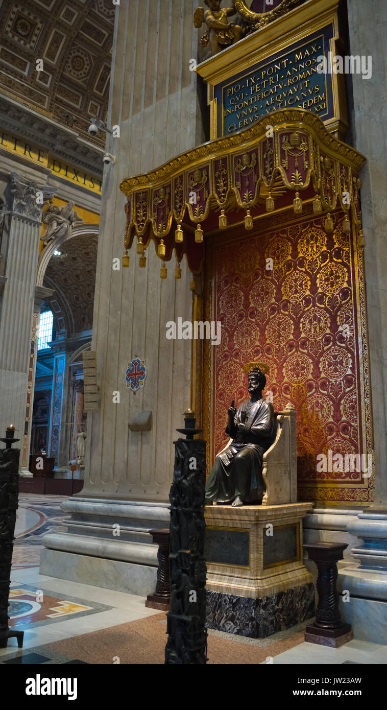 Interior wall st basilica vatican hi-res stock photography and images ...