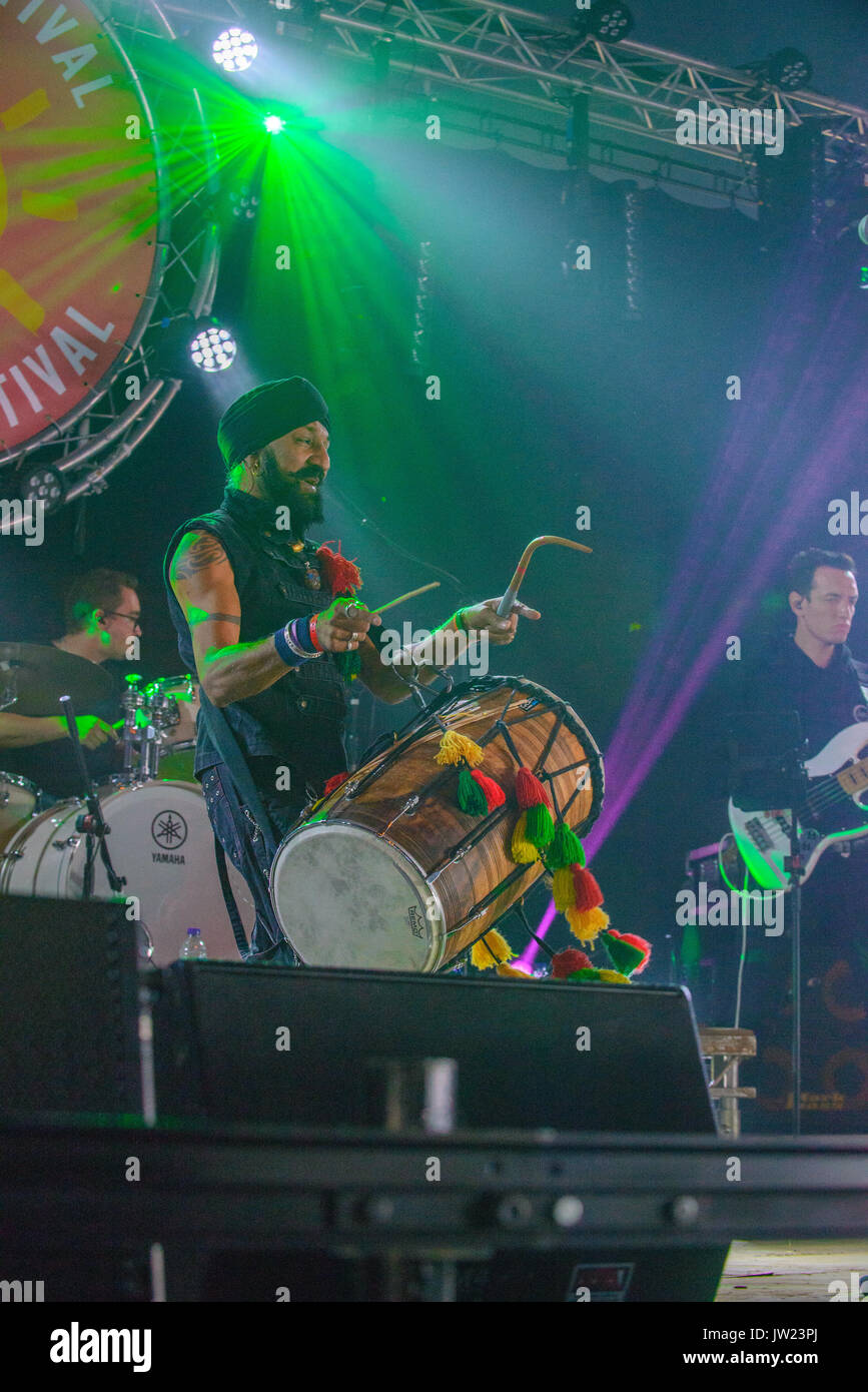 Dhol hi-res stock photography and images - Alamy