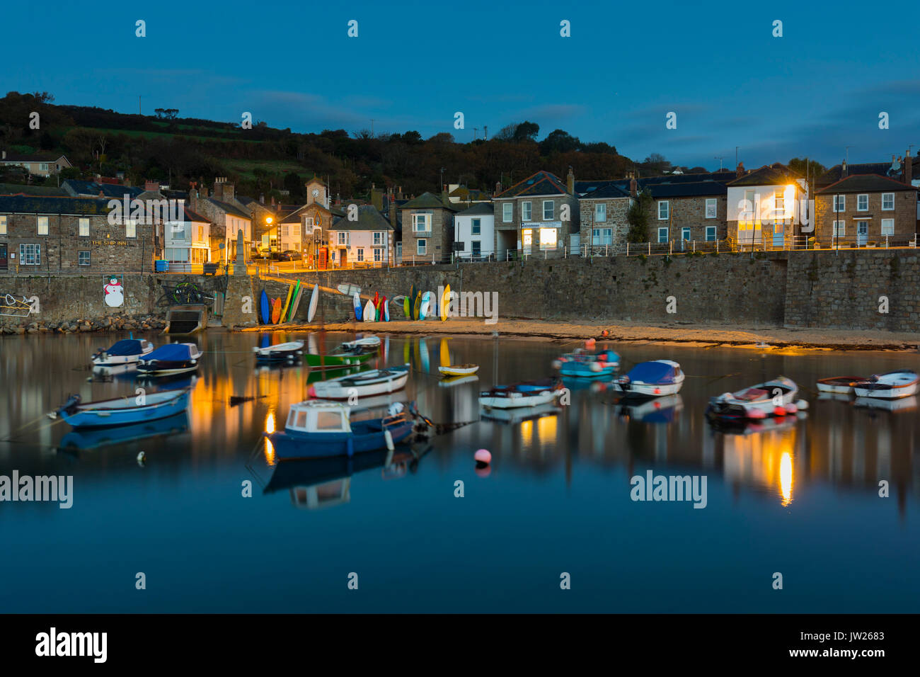Cornwall england mousehole harbour wall hi-res stock photography and ...