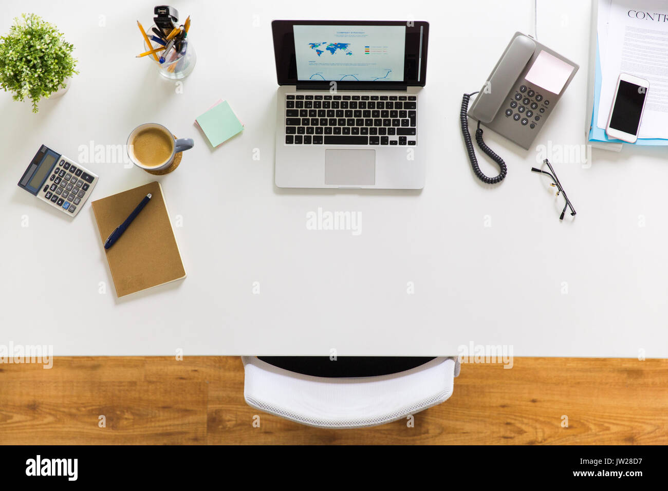 Office table with laptop hi-res stock photography and images - Alamy