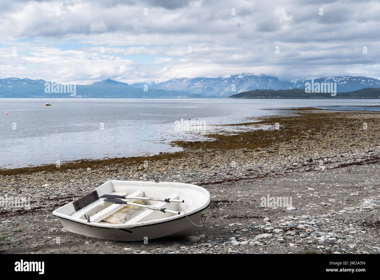 Ship small white hi-res stock photography and images - Alamy