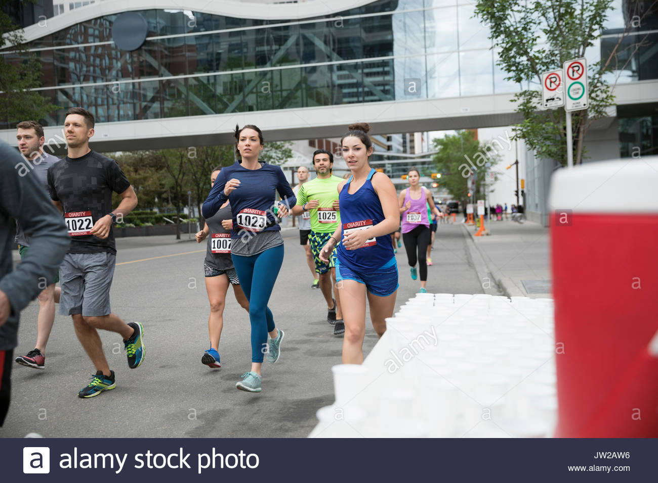 Street marathon hi-res stock photography and images - Alamy