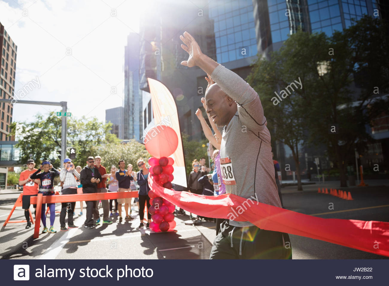 Marathon endurance african happy hi-res stock photography and images ...
