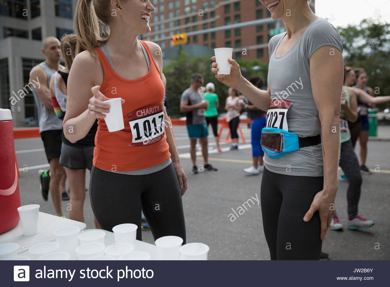Marathon runners female hi-res stock photography and images - Alamy