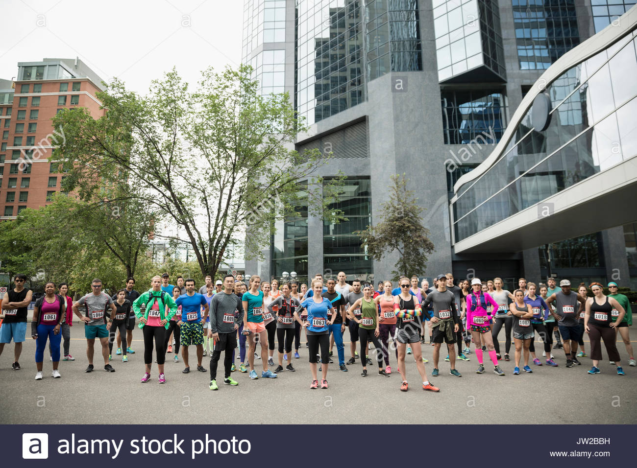 Large group of people full view hi-res stock photography and images - Alamy
