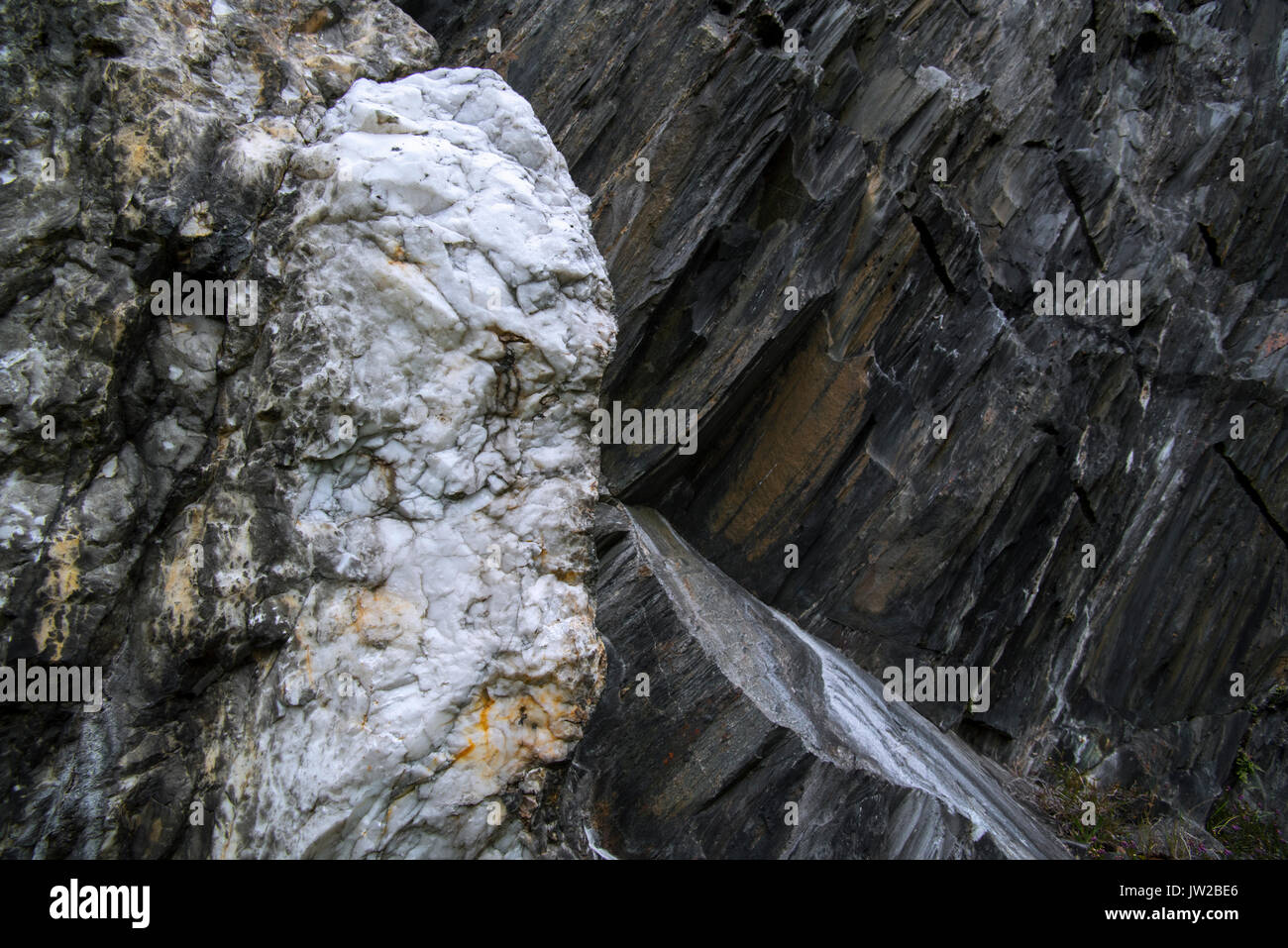Quartz vein hi-res stock photography and images - Alamy