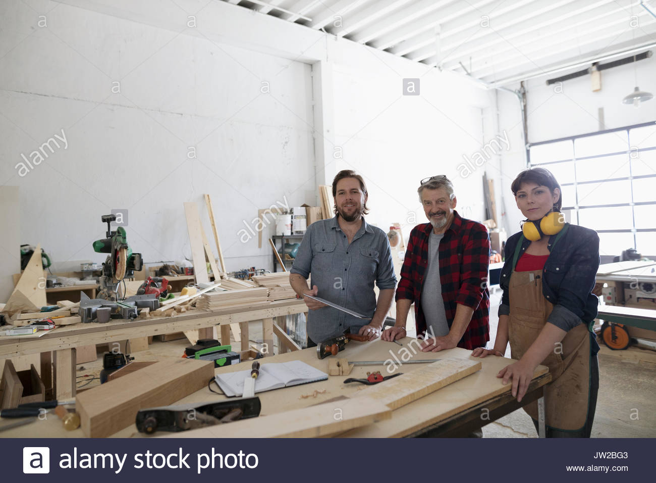 Three men carpenters hi-res stock photography and images - Alamy