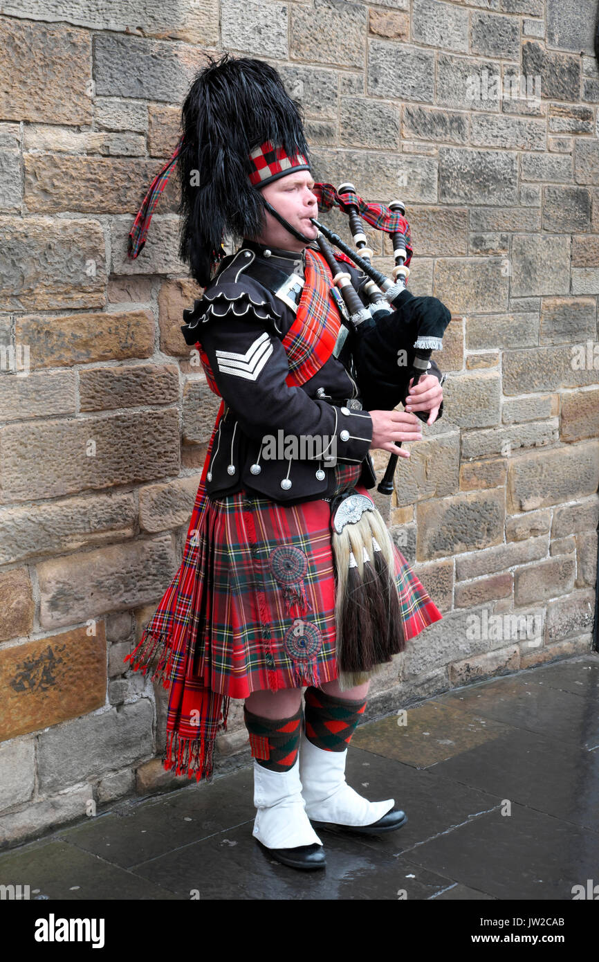 Red bagpipe hi-res stock photography and images - Alamy