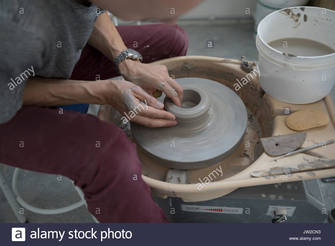 Sculpting with clay hi-res stock photography and images - Alamy