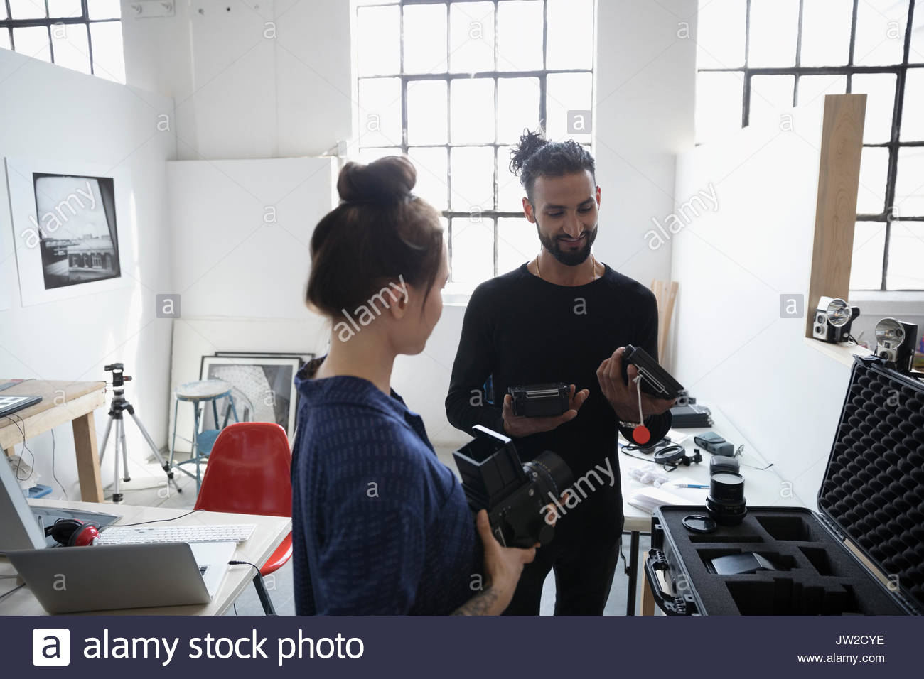 Two people examining art hi-res stock photography and images - Alamy