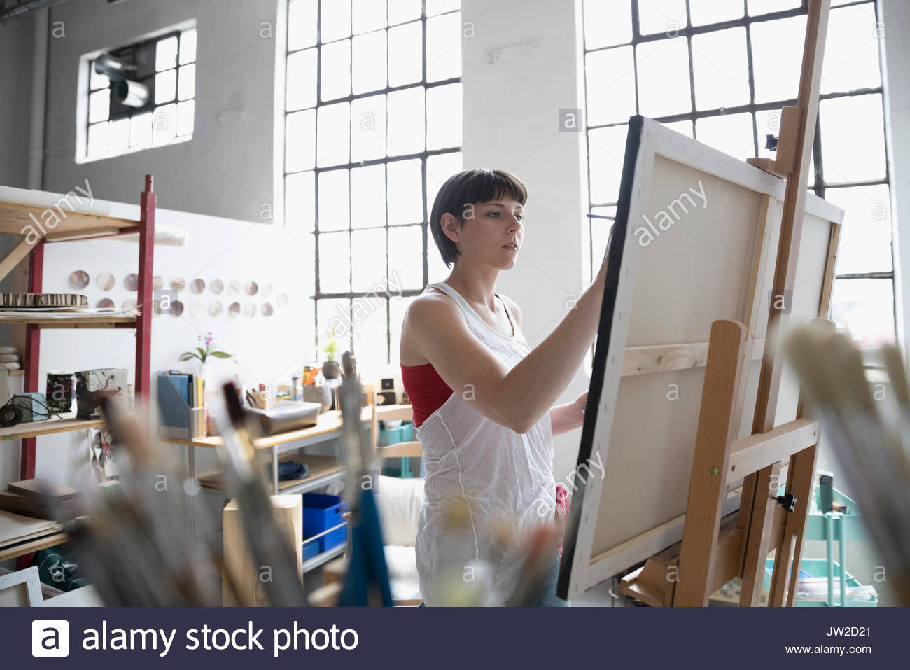 Painter with the canvas hi-res stock photography and images - Alamy