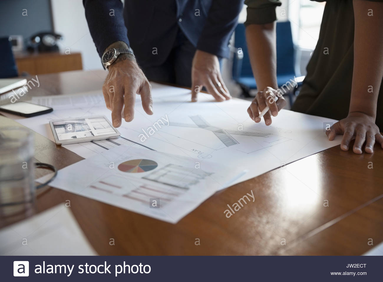 Data charts hi-res stock photography and images - Alamy