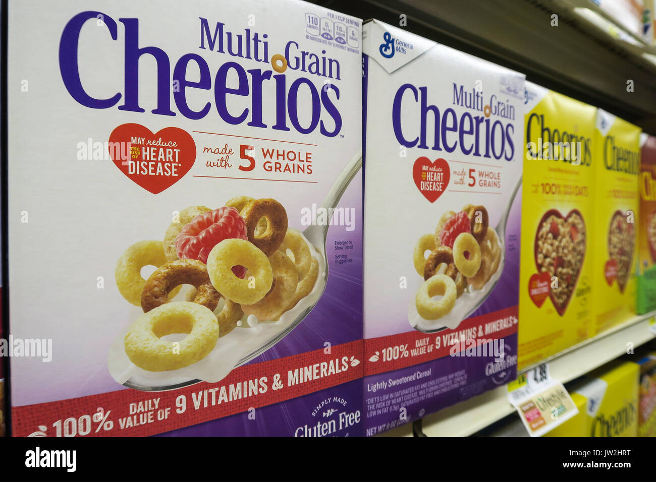 Cheerios cereal aisle hi-res stock photography and images - Alamy