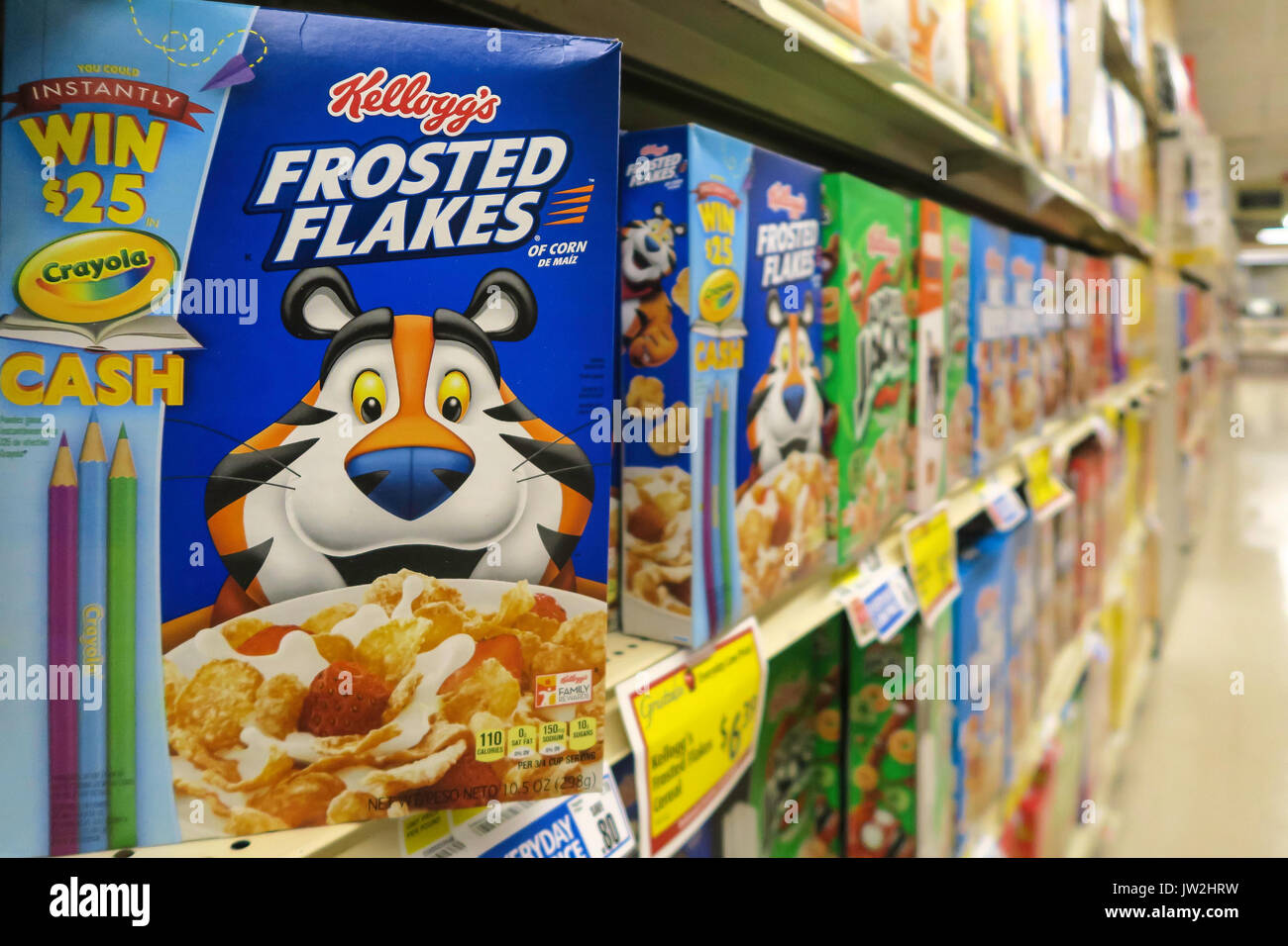 Kelloggs cereal display hi-res stock photography and images - Alamy