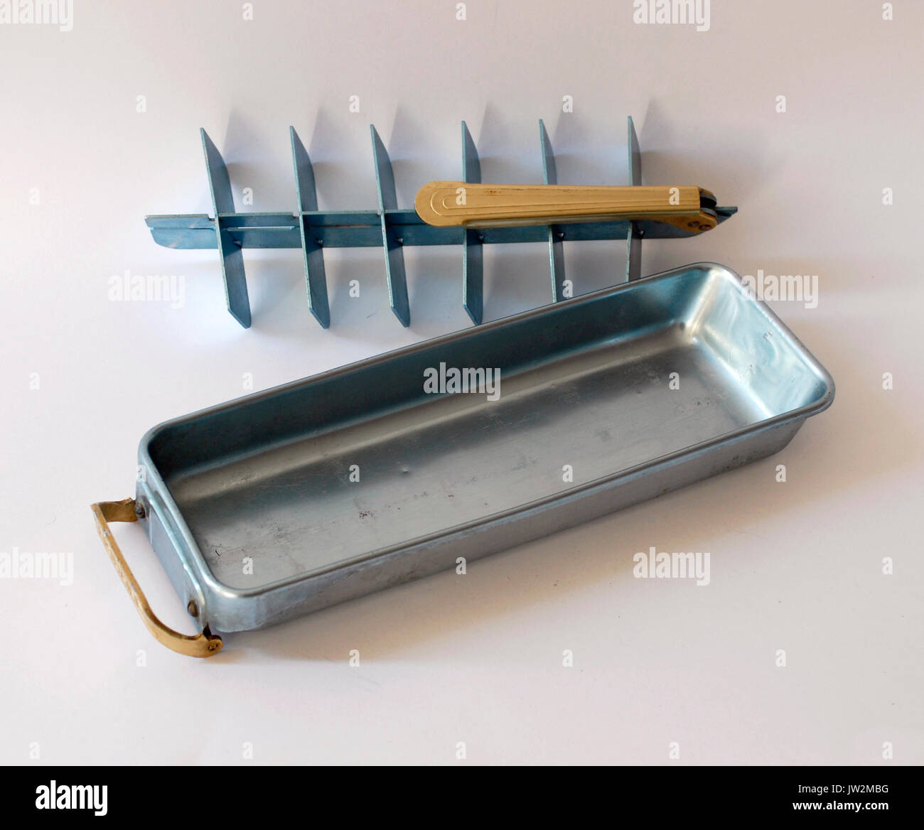 Vintage Colder Ice made by anodized aluminum color blue and golde ...