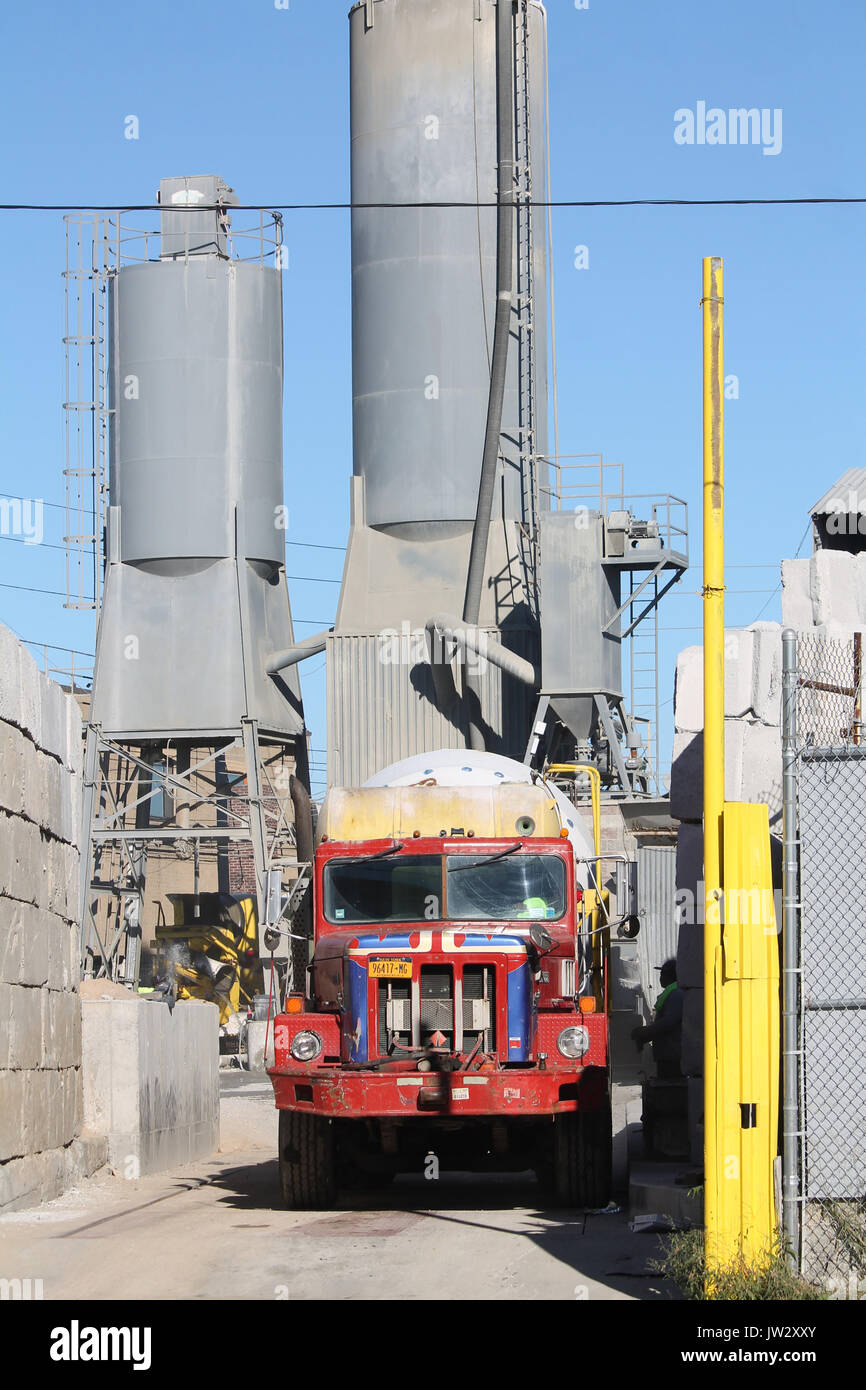 Industrial truck hi-res stock photography and images - Alamy