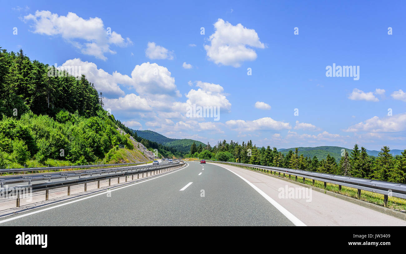 Country road receding into distance hi-res stock photography and images ...