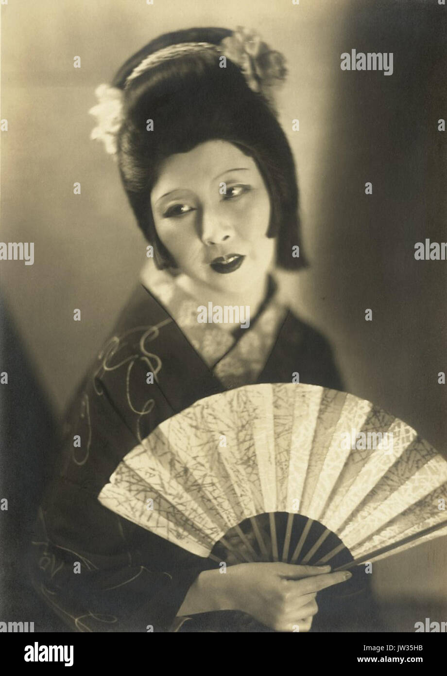 Japanese dancer hi-res stock photography and images - Alamy