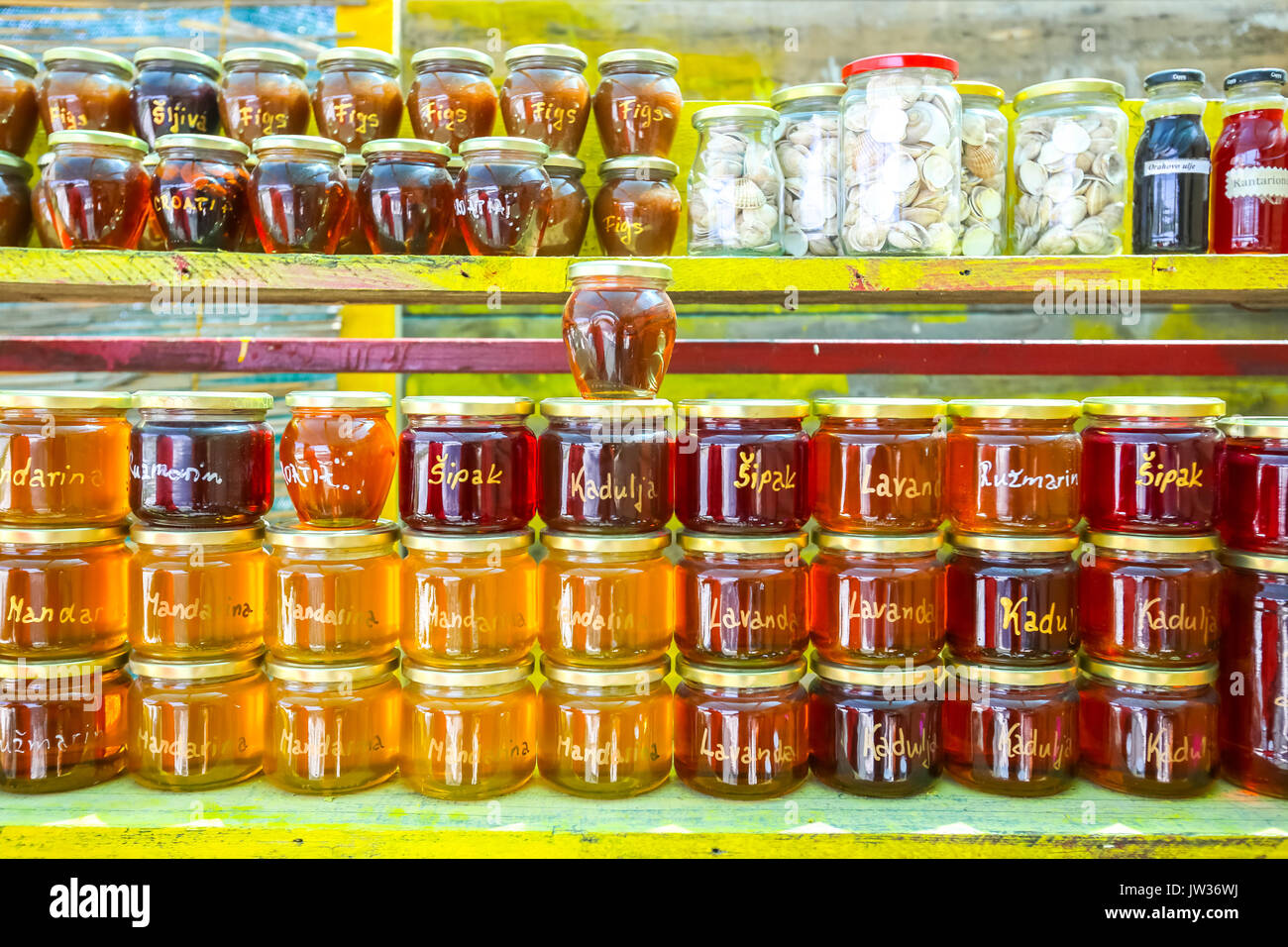 Homemade food products, honey of several plants, lavender, rosemary ...