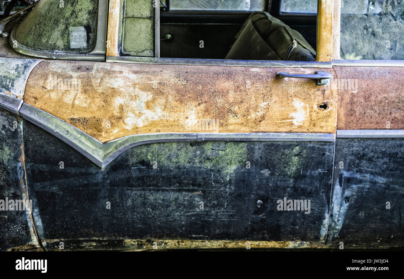 Rusty abandoned car Stock Photo - Alamy