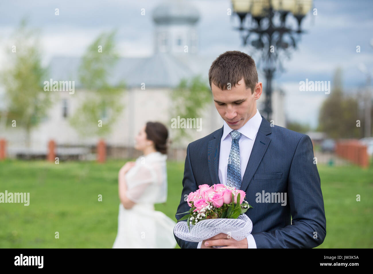 Beautiful married couple in the wedding day Stock Photo - Alamy