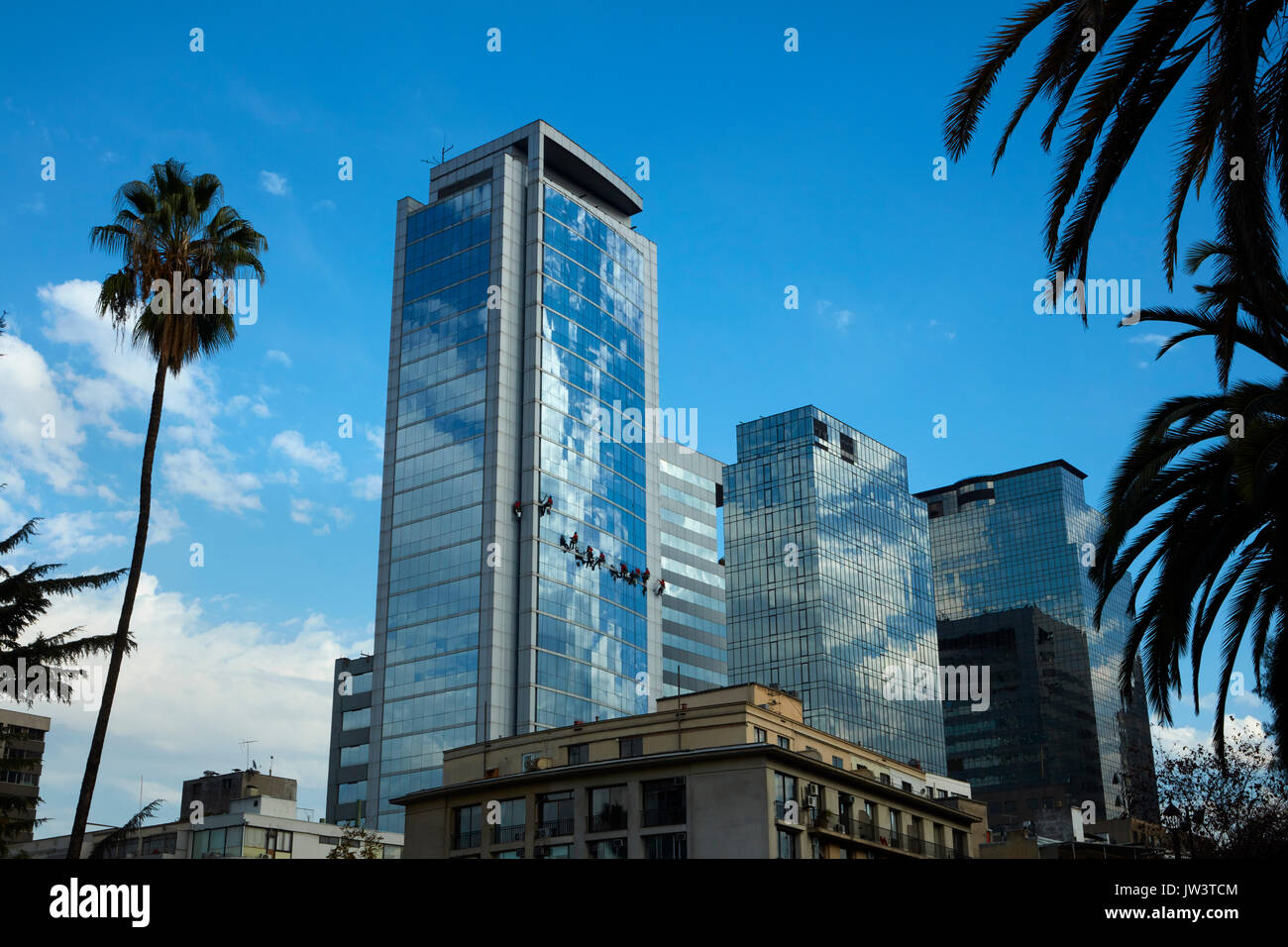 Cleaning skyscrapers hi-res stock photography and images - Alamy