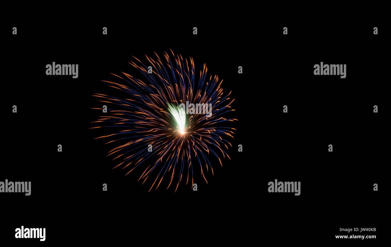 Single firework in night sky hi-res stock photography and images - Alamy