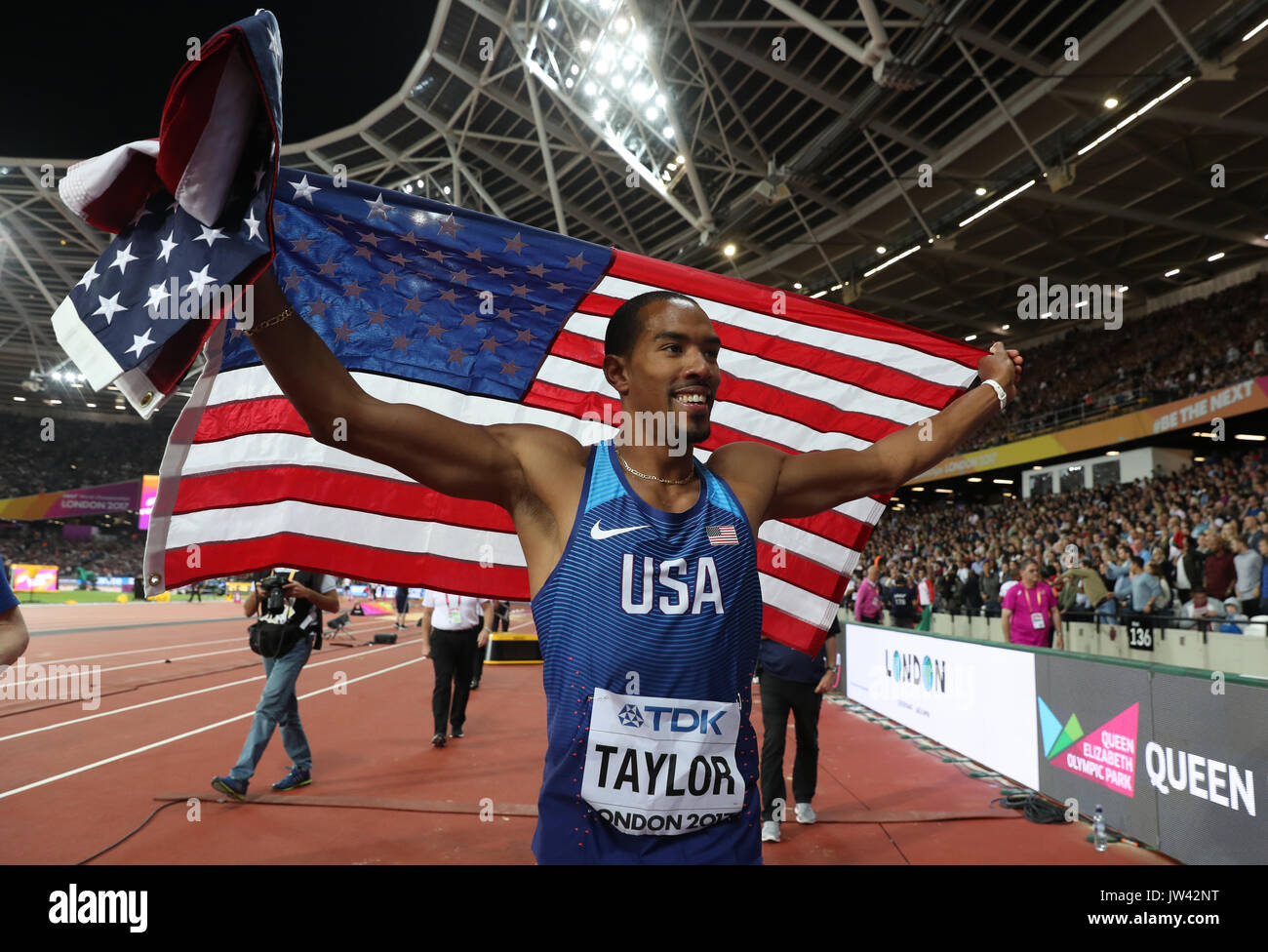 USA's Christian Taylor celebrates winning gold in the Men's Triple Jump ...