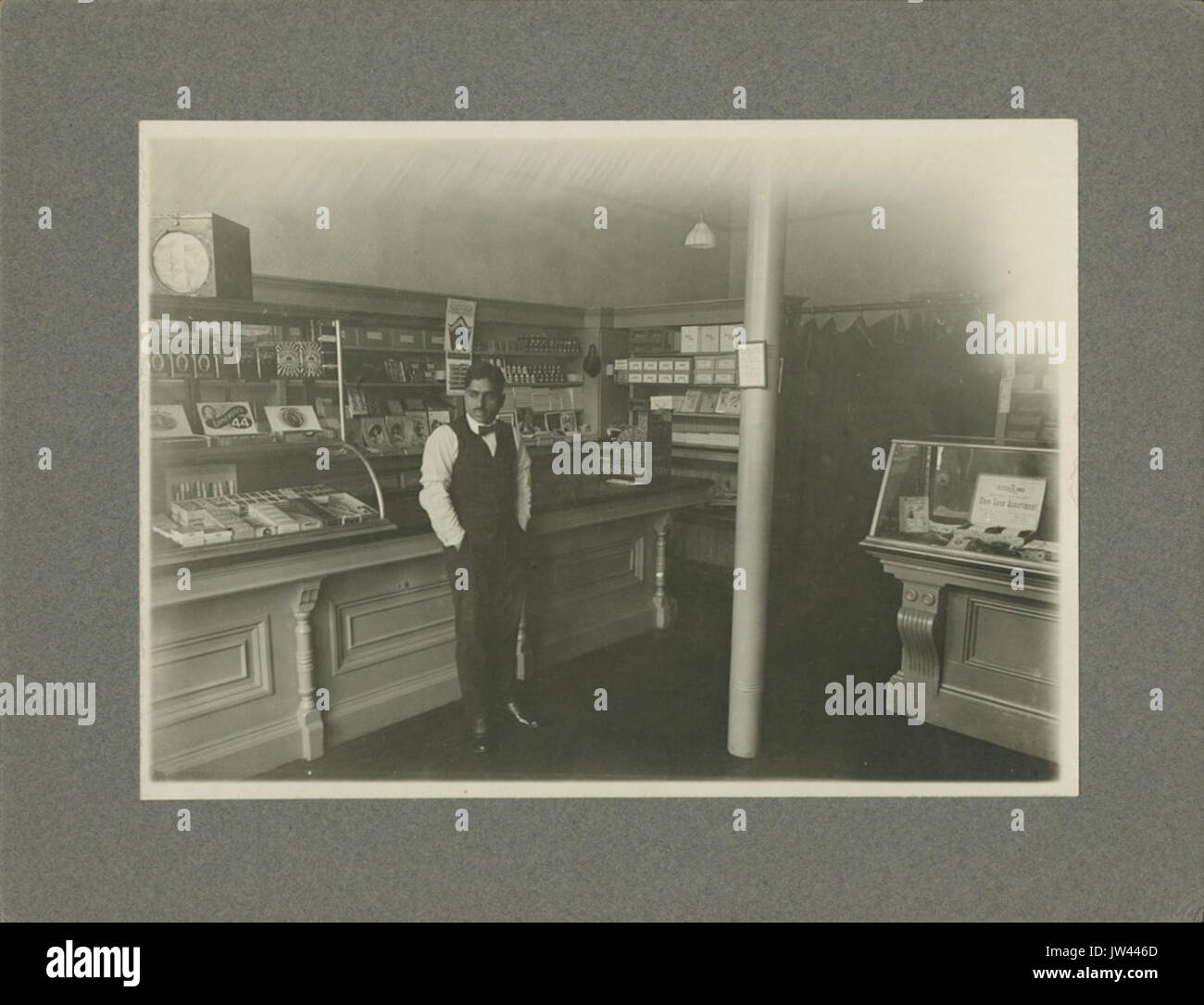 Indian general store hi-res stock photography and images - Alamy