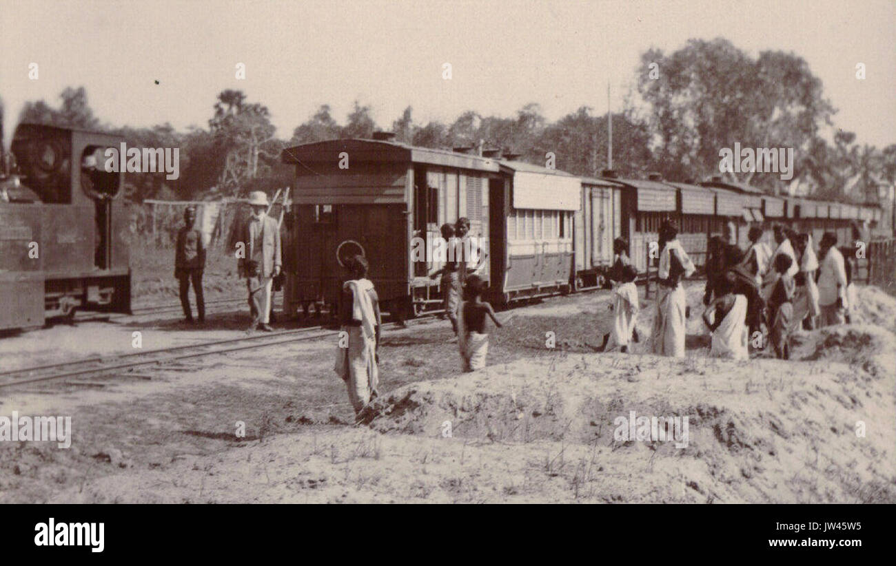 Calcutta Railway Scene (c 1903) 2 Stock Photo - Alamy