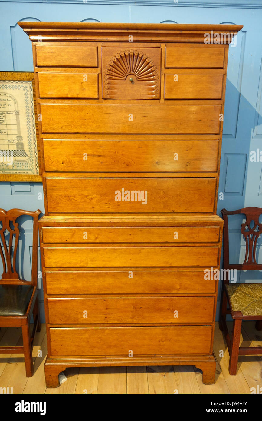 Chest maker hi-res stock photography and images - Alamy