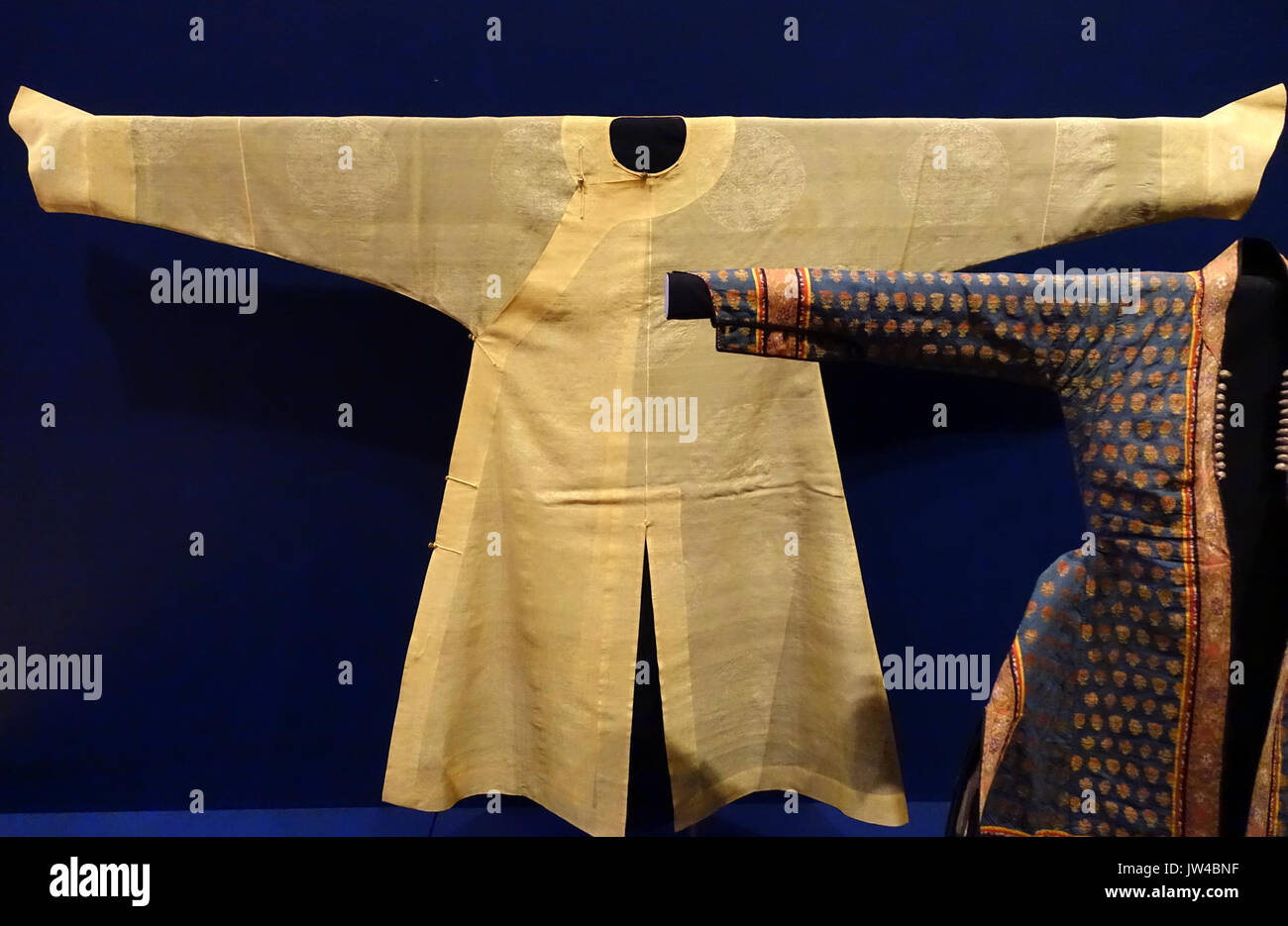 Imperial robe (changfu) with dragon roundels, China, Qing dynasty ...