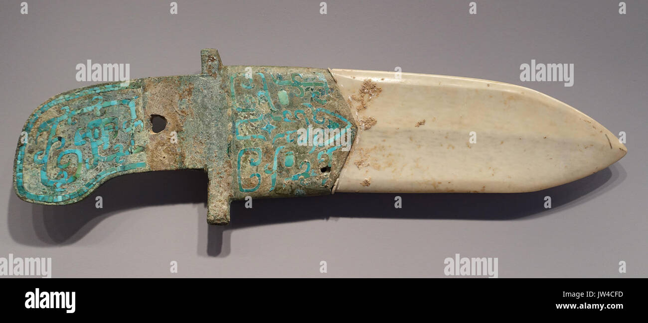 Dagger Axe with Curved End, China, Shang dynasty, 12th 11th century BC ...