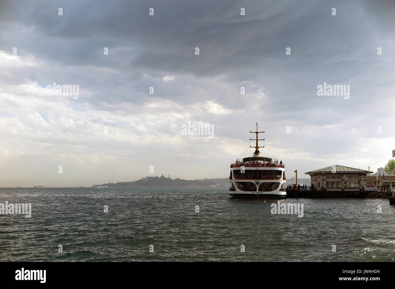 İstanbul Turkey. Ship in pier of Beşiktaş Stock Photo - Alamy