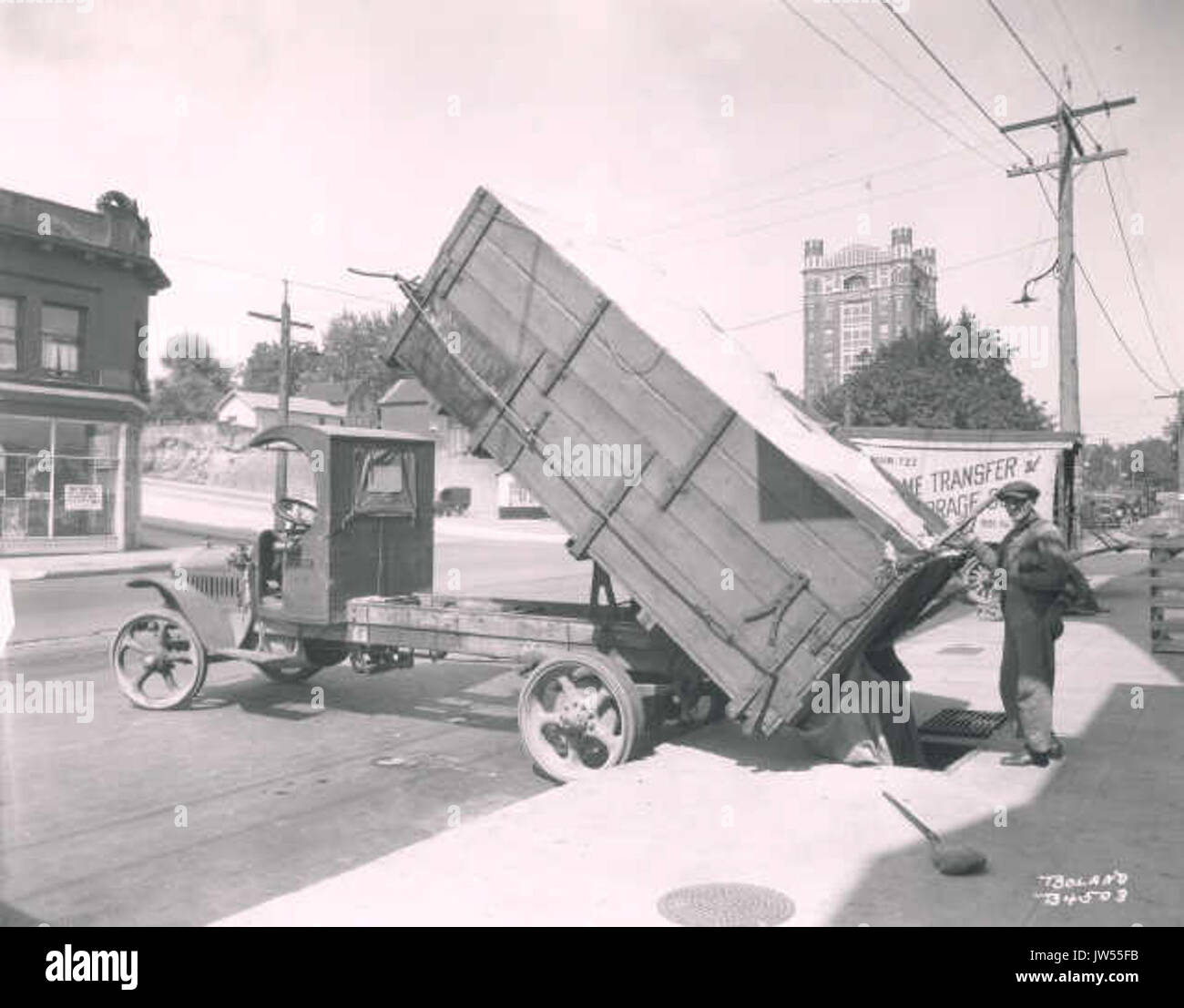 Coal delivery hi-res stock photography and images - Alamy