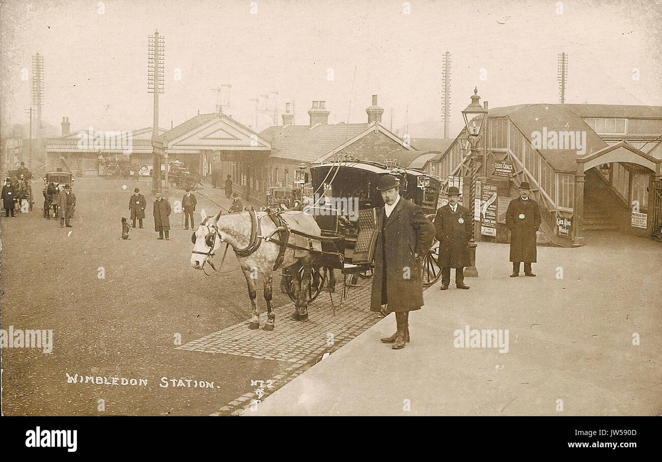 Wimbledon railway hi-res stock photography and images - Alamy