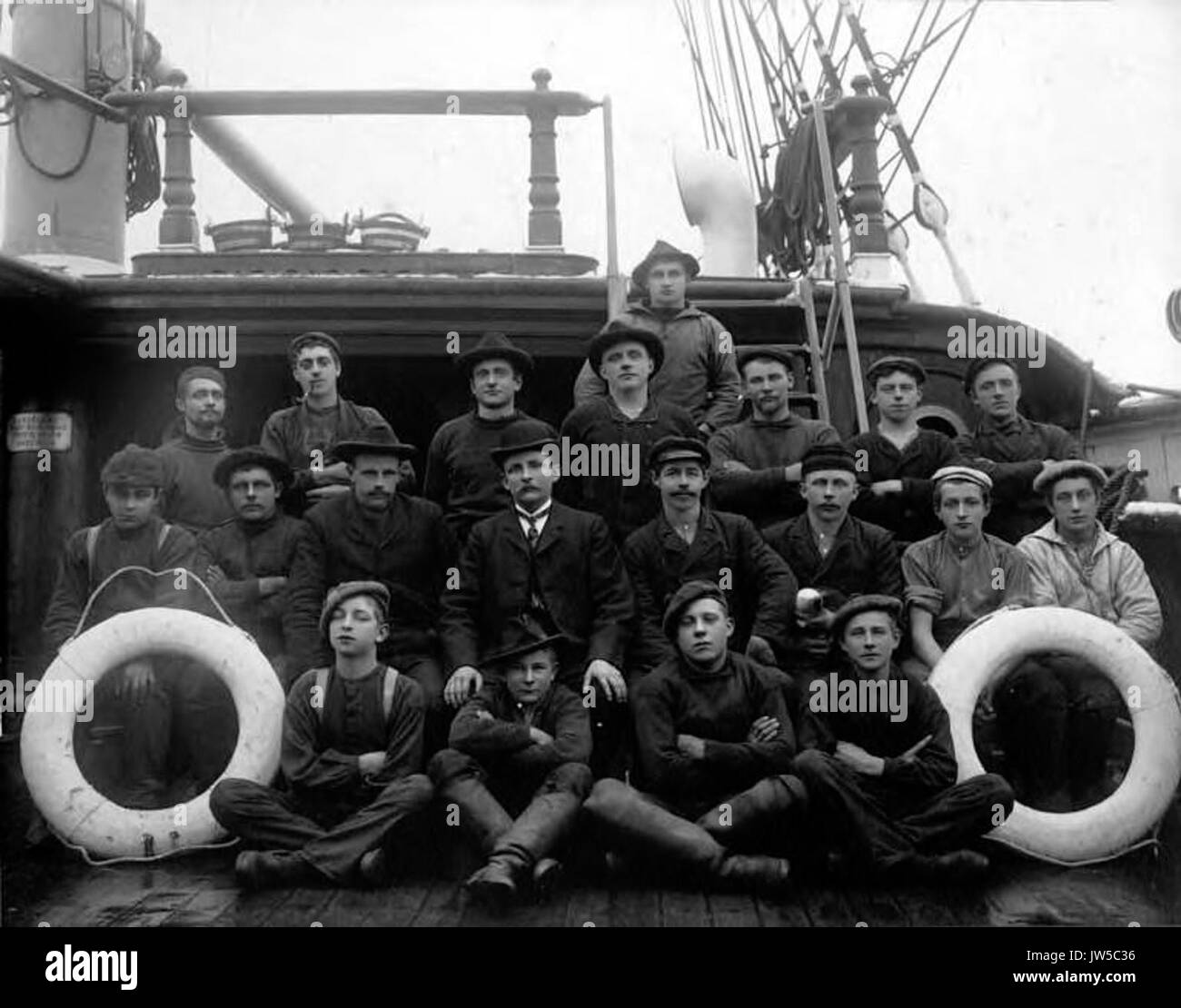 Crew of four masted bark OMEGA on deck, Washington, ca 1900 (HESTER 814 ...