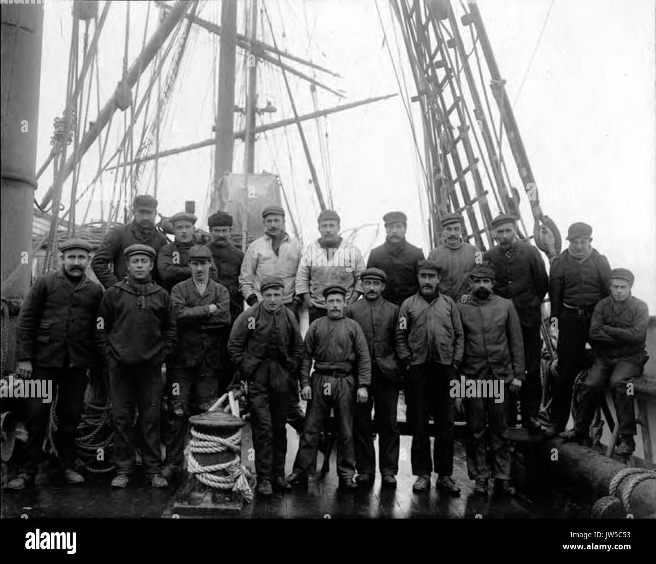 Crew ship technology Black and White Stock Photos & Images - Alamy