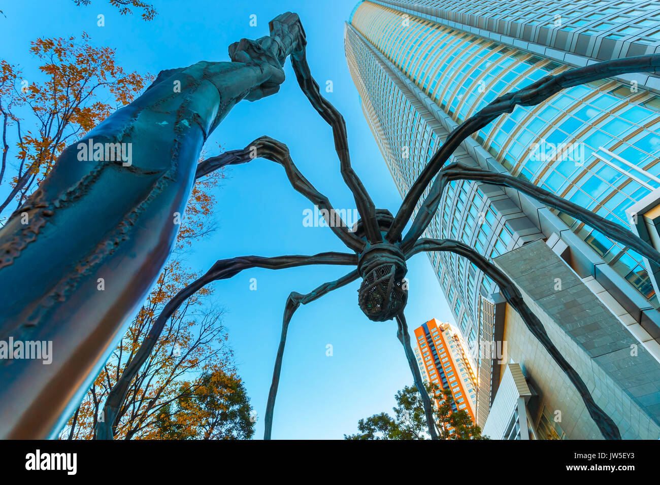 Roppongi hills tokyo spider sculpture hi-res stock photography and ...