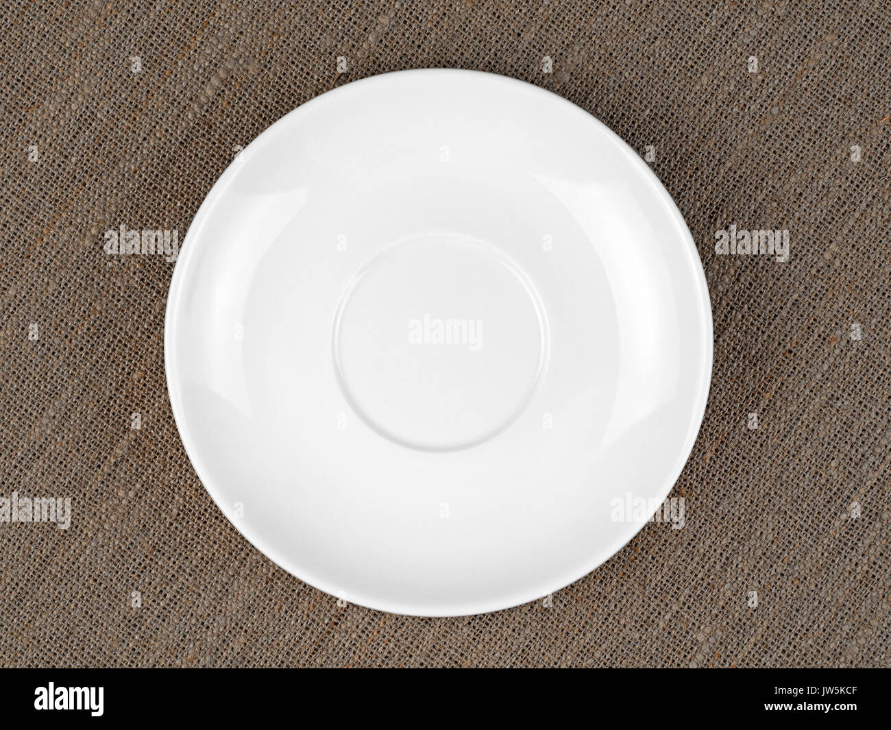 Empty white circle plate hi-res stock photography and images - Alamy