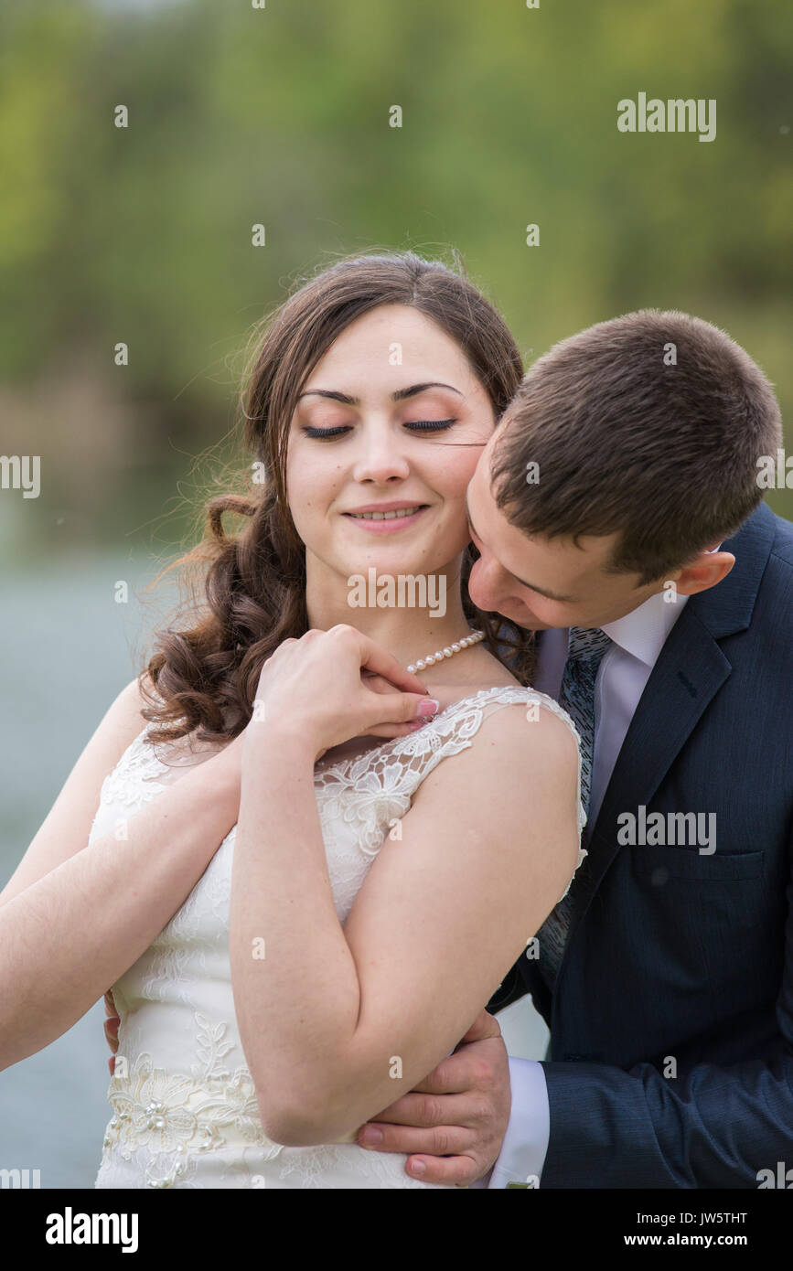 Beautiful married couple in the wedding day Stock Photo - Alamy