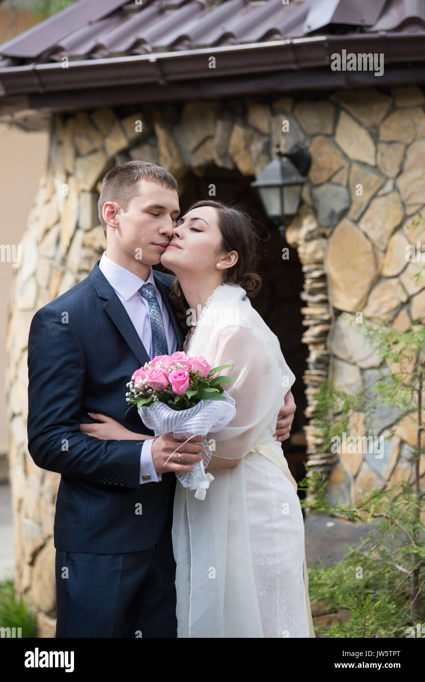 Beautiful married couple in the wedding day Stock Photo - Alamy