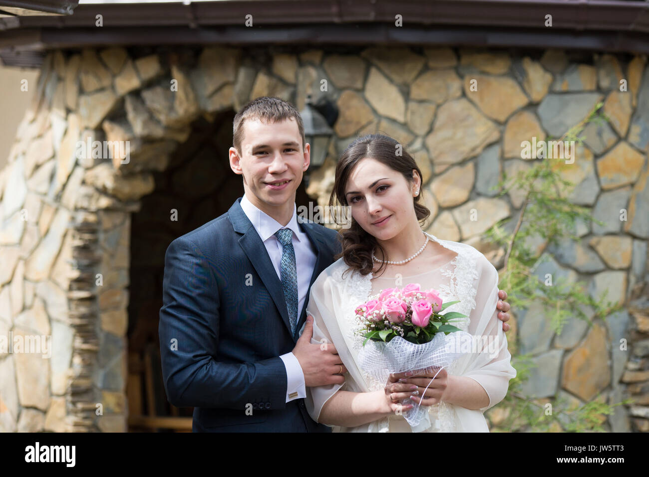 Beautiful married couple in the wedding day Stock Photo - Alamy