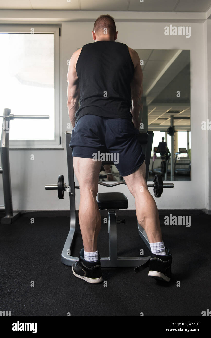 Calf muscle bodybuilder body hi-res stock photography and images - Alamy