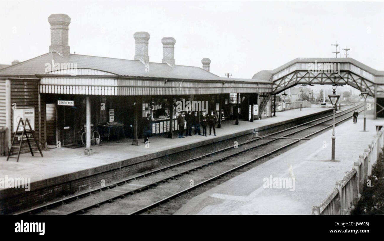 Sanderstead railway station (postcard Stock Photo - Alamy