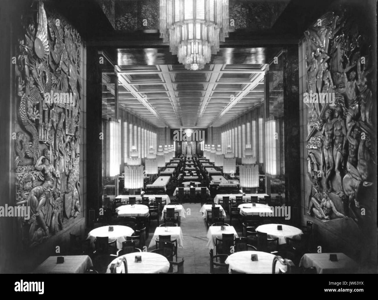 SS Normandie (ship, 1935) interior Stock Photo - Alamy