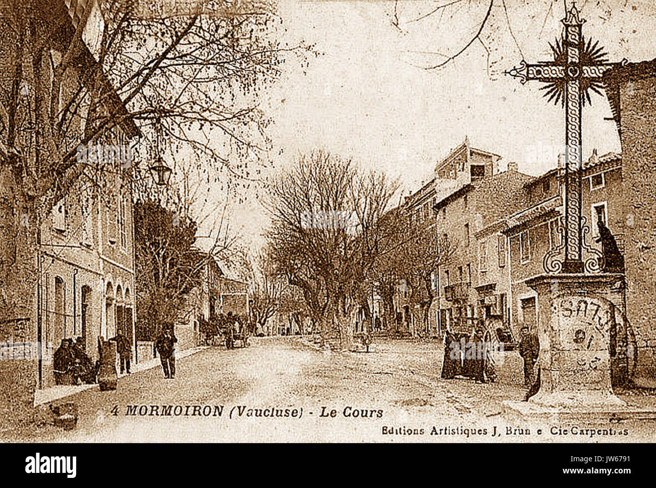 Mormoiron le Calvaire et le Cours Stock Photo - Alamy