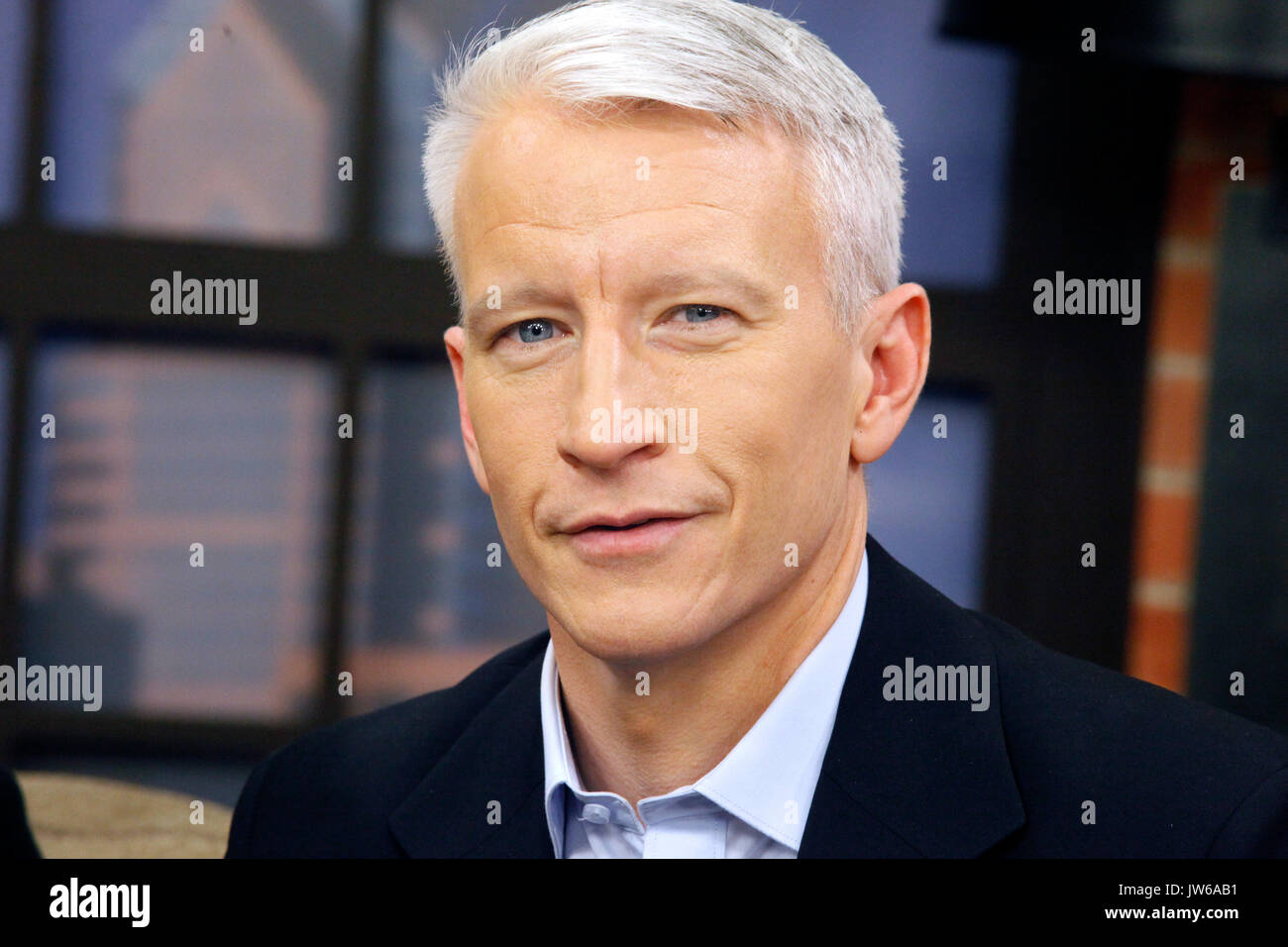 Anderson cooper show hi-res stock photography and images - Alamy