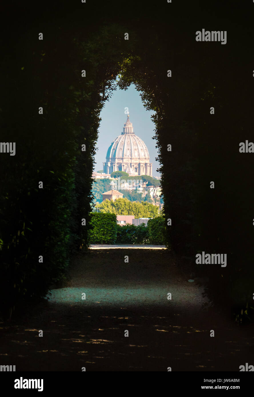 Keyhole garden hi-res stock photography and images - Alamy