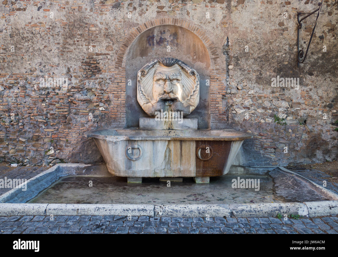 Keyhole garden hi-res stock photography and images - Alamy